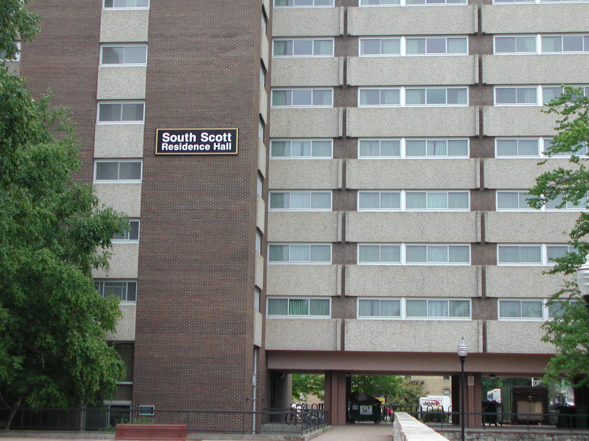 UW-Oshkosh Scott Residence Halls - AluSpec Inc.